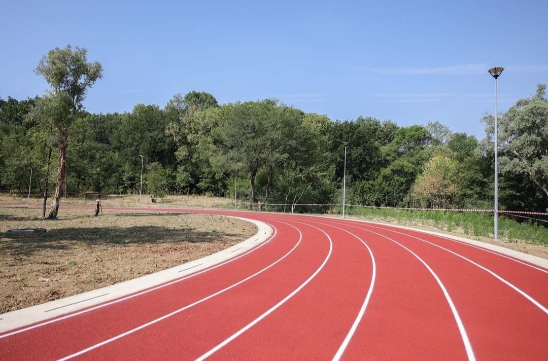 Pista vrapimi me tartan - FUSHA SPORTI - KALÇETO